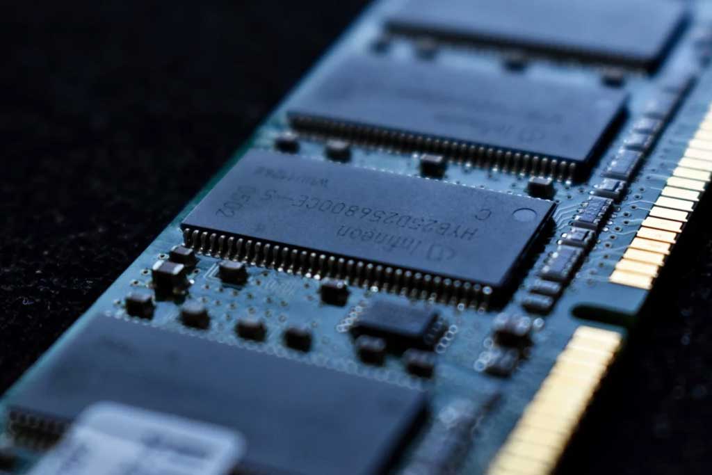 Différences entre les circuits DIMM et SO-DIMM